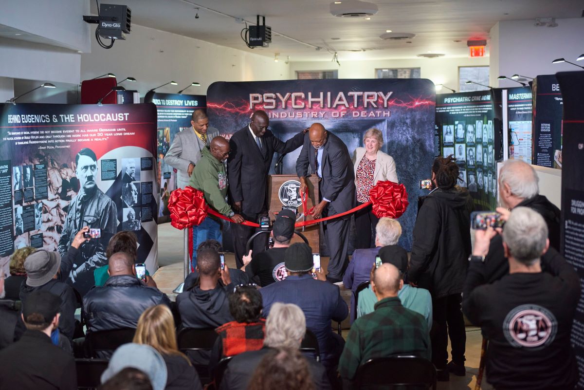 CCHR Exhibit Exposes Psychiatric Human Rights Abuse - CITIZENS ...